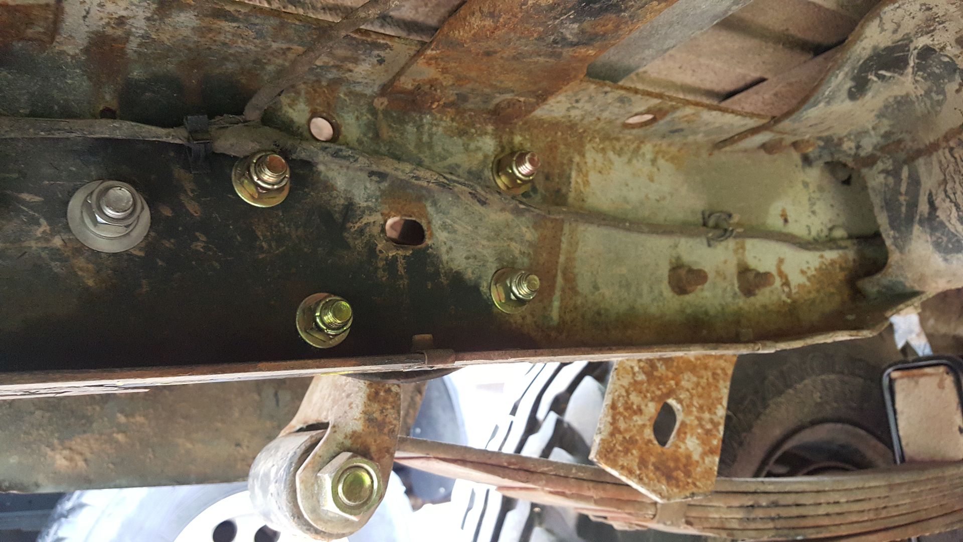 Rear axle shackle flip | Dodge RamCharger Central